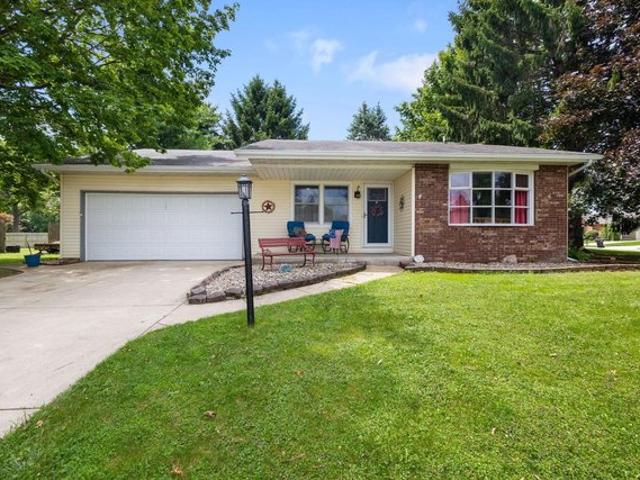 2002 Somersworth Dr, South Bend, IN 46614