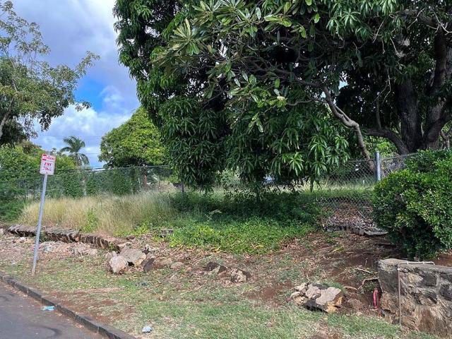 2002 Vancouver Dr, Honolulu, HI 96822 | MLS #202521 | Compass