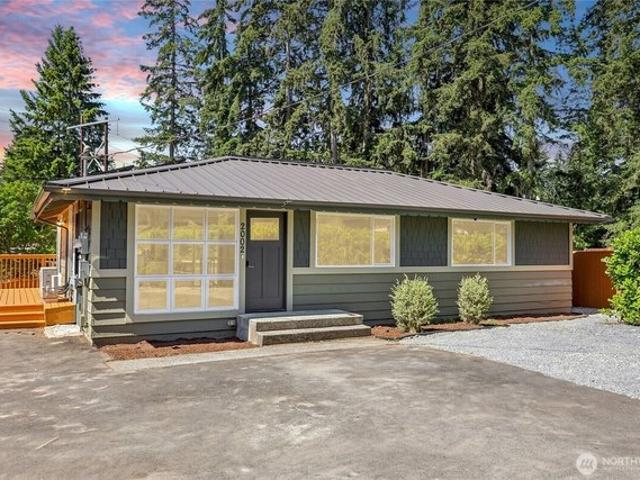 2002 211th Pl SW, Lynnwood, WA 98036