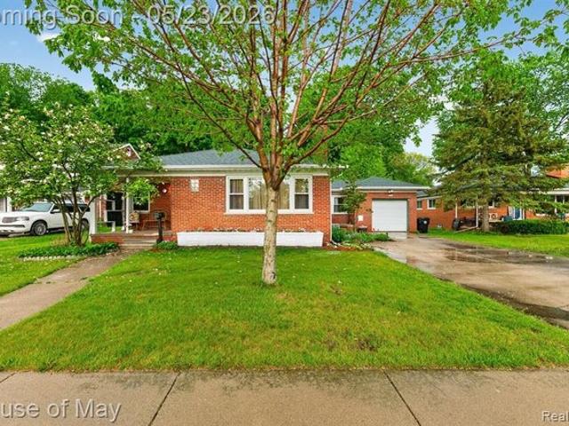 20036 Beech Daly Rd, Redford, MI 48240