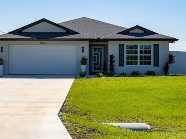 2003 NE 6th Ave, Cape Coral, FL 33909
