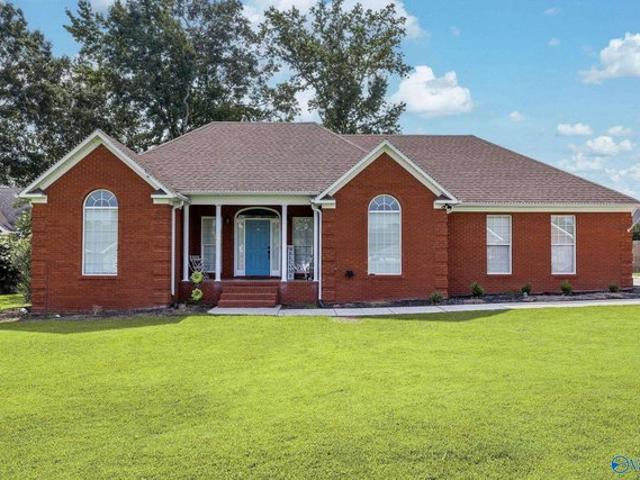 2003 Cedarwood Dr SW, Hartselle, AL 35640