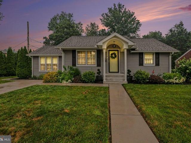2003 Dickinson Ave, Camp Hill, PA 17011