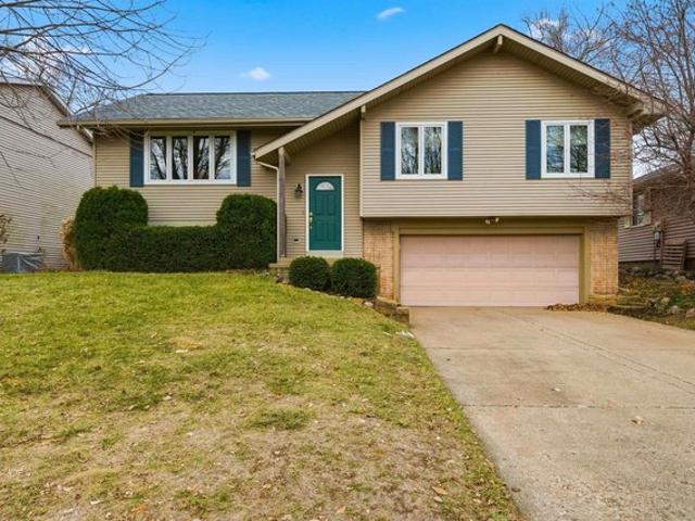 2003 Highwood Ave, Pekin, IL 61554