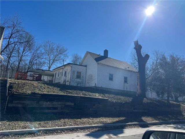 2003 Holman St, Joseph, MO 64501 | MLS #2603