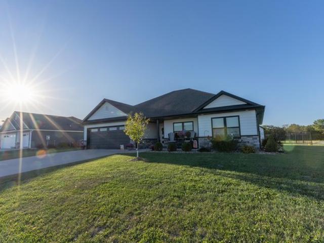 2003 Sterling Dr, Moberly, MO 65270