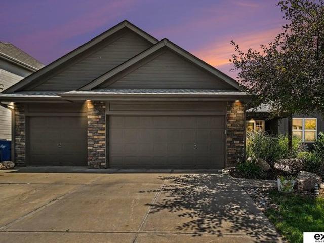 2003 S 198th St, Omaha, NE 68130