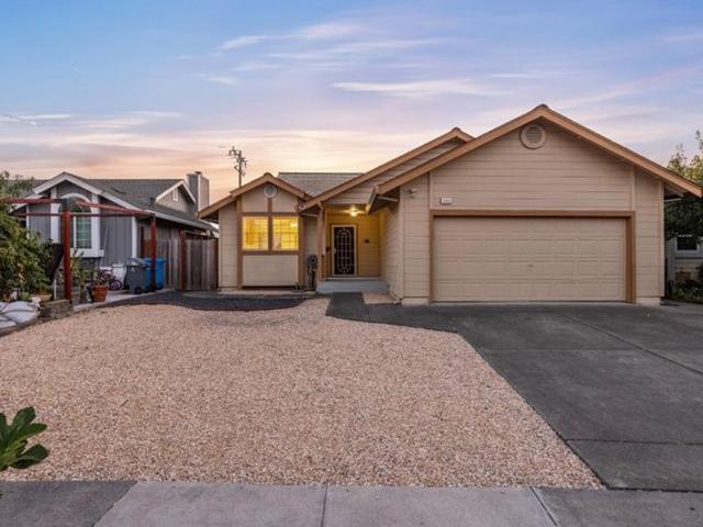 2003 Tokay St, Santa Rosa, CA 95404