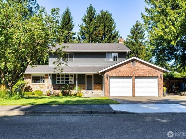 2003 Woodridge Ave, Mount Vernon, WA 98273