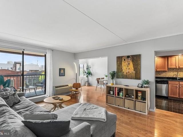 200 10 Lombard St Unit 528, Philadelphia, PA 19147