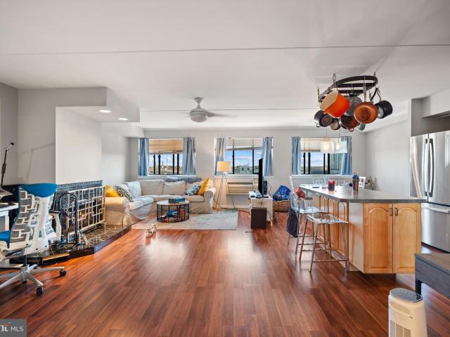 200 10 Lombard St, Unit 713, Philadelphia, PA 19147 | Compass