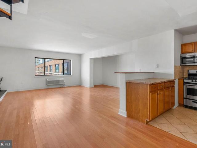 200 10 Lombard Street # 815