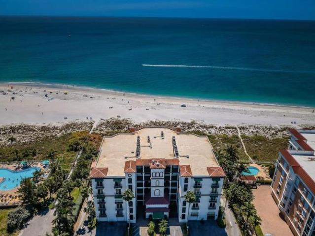 200 121st Ave #302, Treasure Island, FL 33706