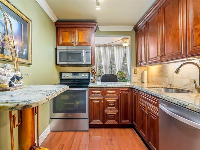 200 172nd St Apt 319, Sunny Isles Beach, FL 33160
