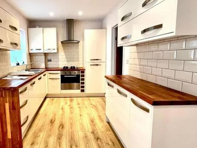 200, 202, 204, 206 Gladbeck Way, London, EN2 7HR, United Kingdom | 3 bed house for rent #116544722 | Rentberry