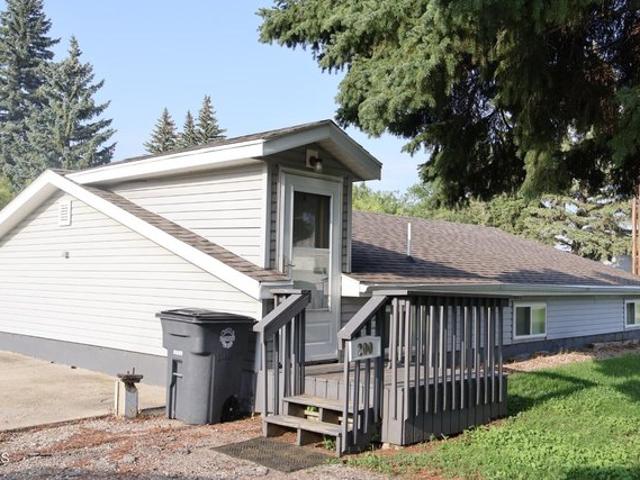 200 2nd Ave W, Lignite, ND 58752