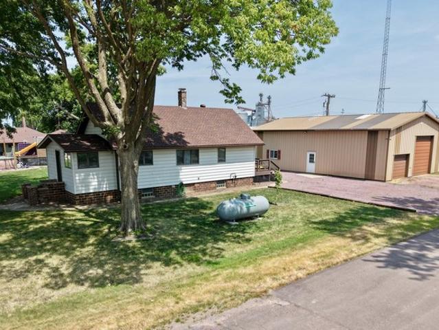 200 2nd St N, Darfur, MN 56022