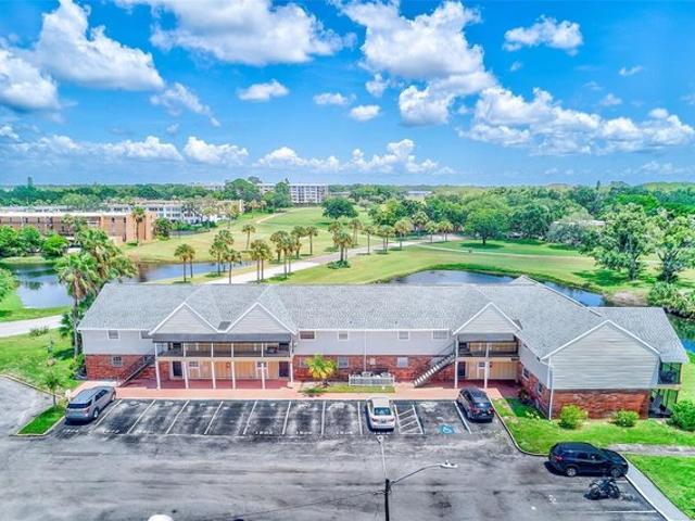 200 Country Club Dr Apt 1501, Largo, FL 33771