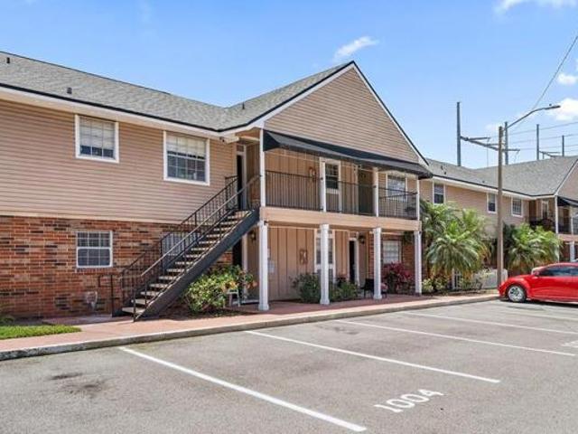 200 Country Club Dr #1004, Largo, FL 33771