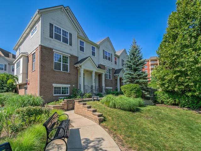 200 Concord Ct, Morton Grove, IL 60053