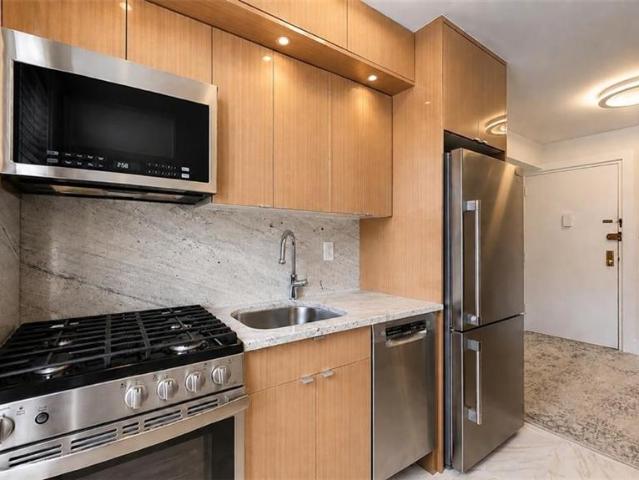 200 Corbin Place # 5W