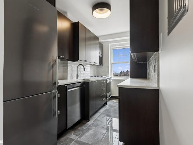 200 CABRINI Boulevard 104
