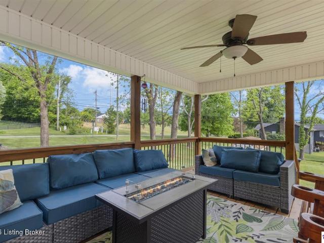 200 Carey Ln