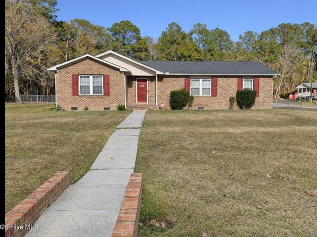 200 Carolina Dr, Jacksonville, NC 28546