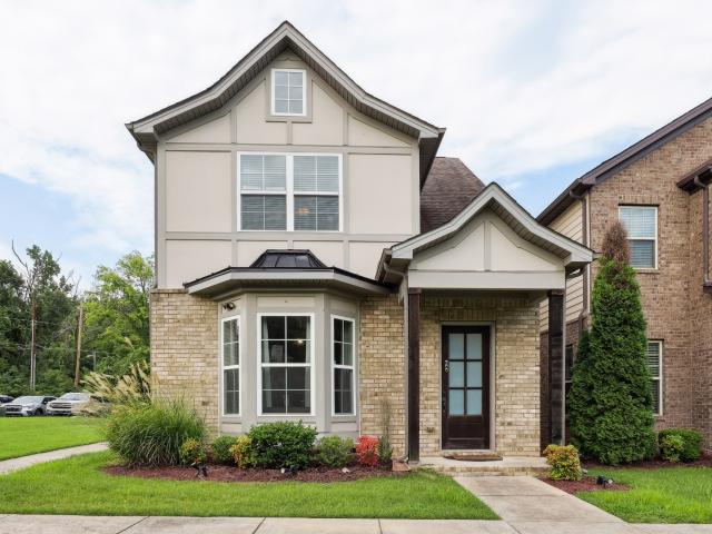 200 Cedar Place Row