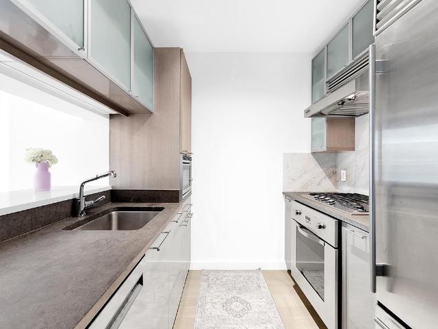 200 Chambers Street 2 K