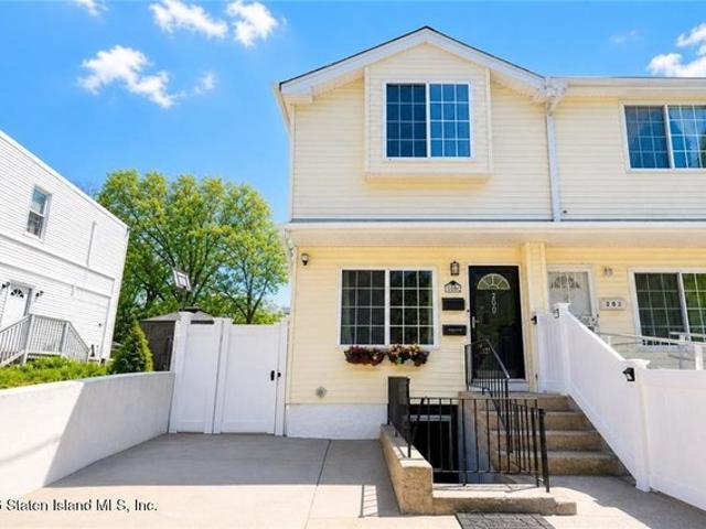 200 Chestnut Ave, Staten Island, NY 10305