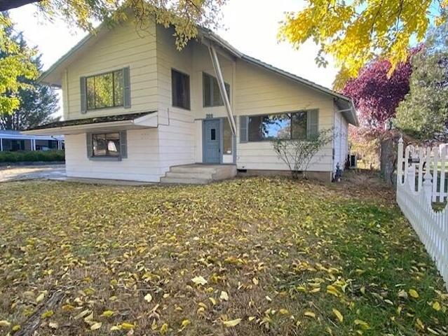 200 Clover Ln, Medford, OR 97501