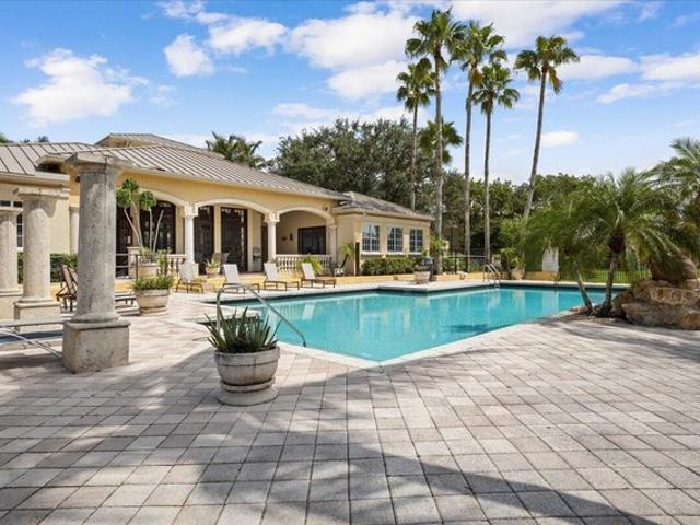 200 Crestwood Ct N Apt 211, Royal Palm Beach, FL 33411