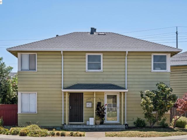 200 Cypress St