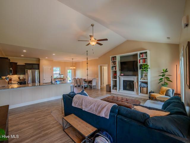 200 Albacore Court