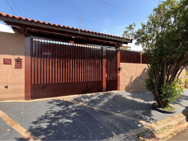 200 Área Útil Casa Alugar, 3 Dormitórios localizado em Rua da Harmônia, 250, Recanto Azul, Botucatu, São Paulo, 18603110 | Brasil