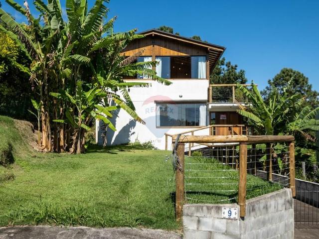 200 Área Útil Casa Alugar, 4 Dormitórios localizado em Sambaqui, Florianópolis, Santa Catarina, 88058 410 | Brasil