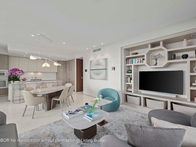 200 Arkona Court, West Palm Beach, FL