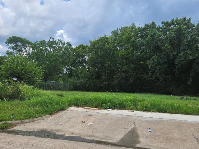 200 Avenue L, Baytown, TX 77520 | MLS #92420