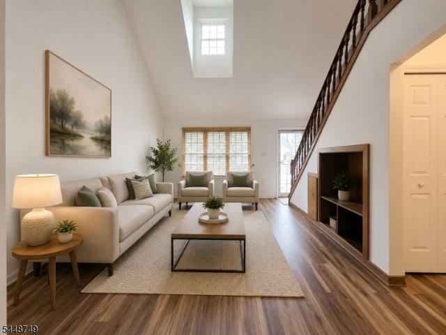 200 Bamburgh Ct