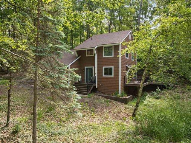 200 Birchwood Dr, Harbor Springs, MI 49740
