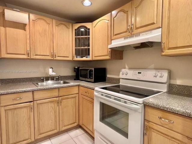 200 Birch Rd S #304, Fort Lauderdale, FL 33316