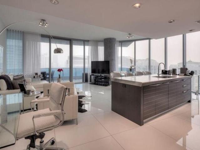 200 Biscayne Blvd Way #4402, Miami, FL 33131