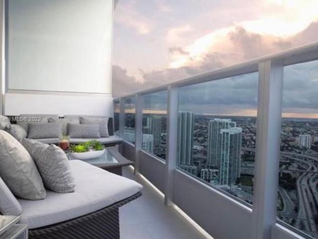 200 Biscayne Blvd Way #4611 Miami, FL 33131