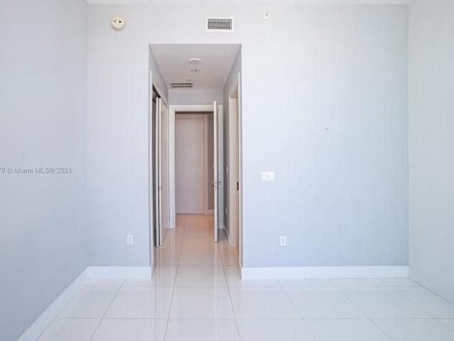 200 Biscayne Blvd Way #5310 Miami Beach, FL 33131