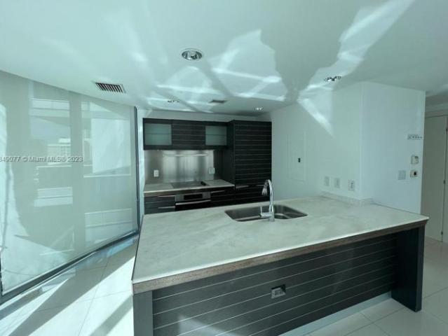 200 Biscayne Blvd Way #902, Miami, FL 33131