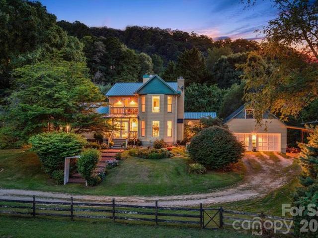 200 Black Hawk Trl, Waynesville, NC 28785
