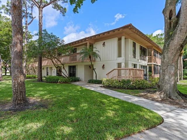 200 Brackenwood Ter, Palm Beach Gardens, FL 33418