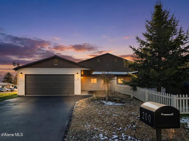 200 Brittany Loop, Kootenai, ID 83864 | MLS #25 11 | Compass