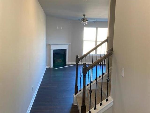 200 Broadleaf Walk 10